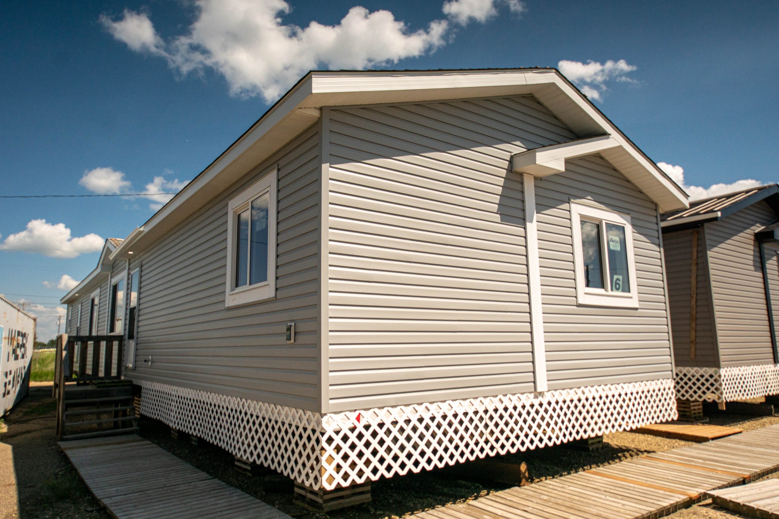 SN 2170 - EXT (2) - Western Canadian Modular Homes